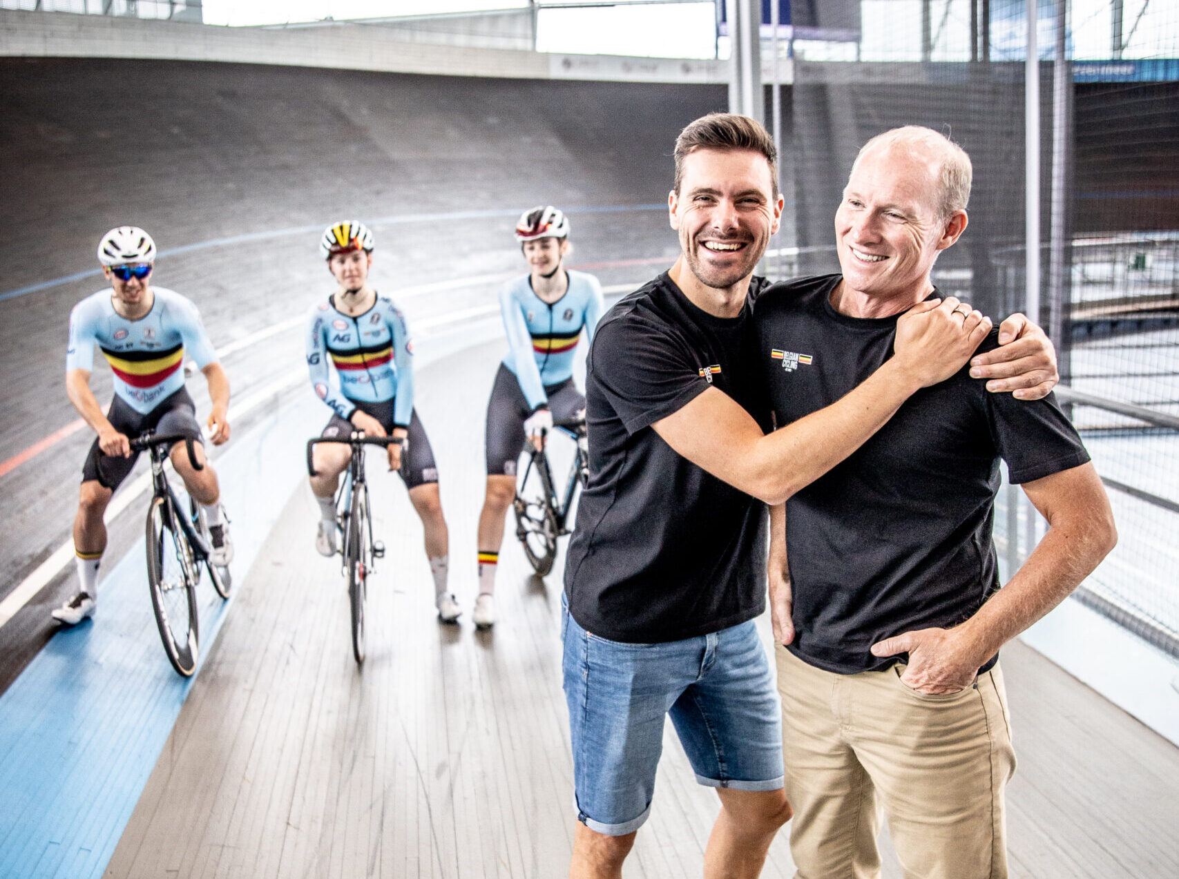 Vier handen op één buik bij coachduo Tim Carswell en Kenny De Ketele ...